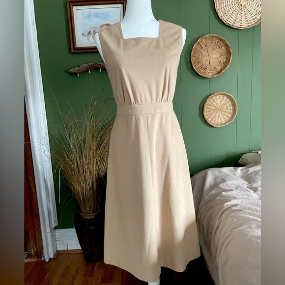 Susan Thomas | Dresses | 6s Vintage Beige Susan Thomas Suede Office ...